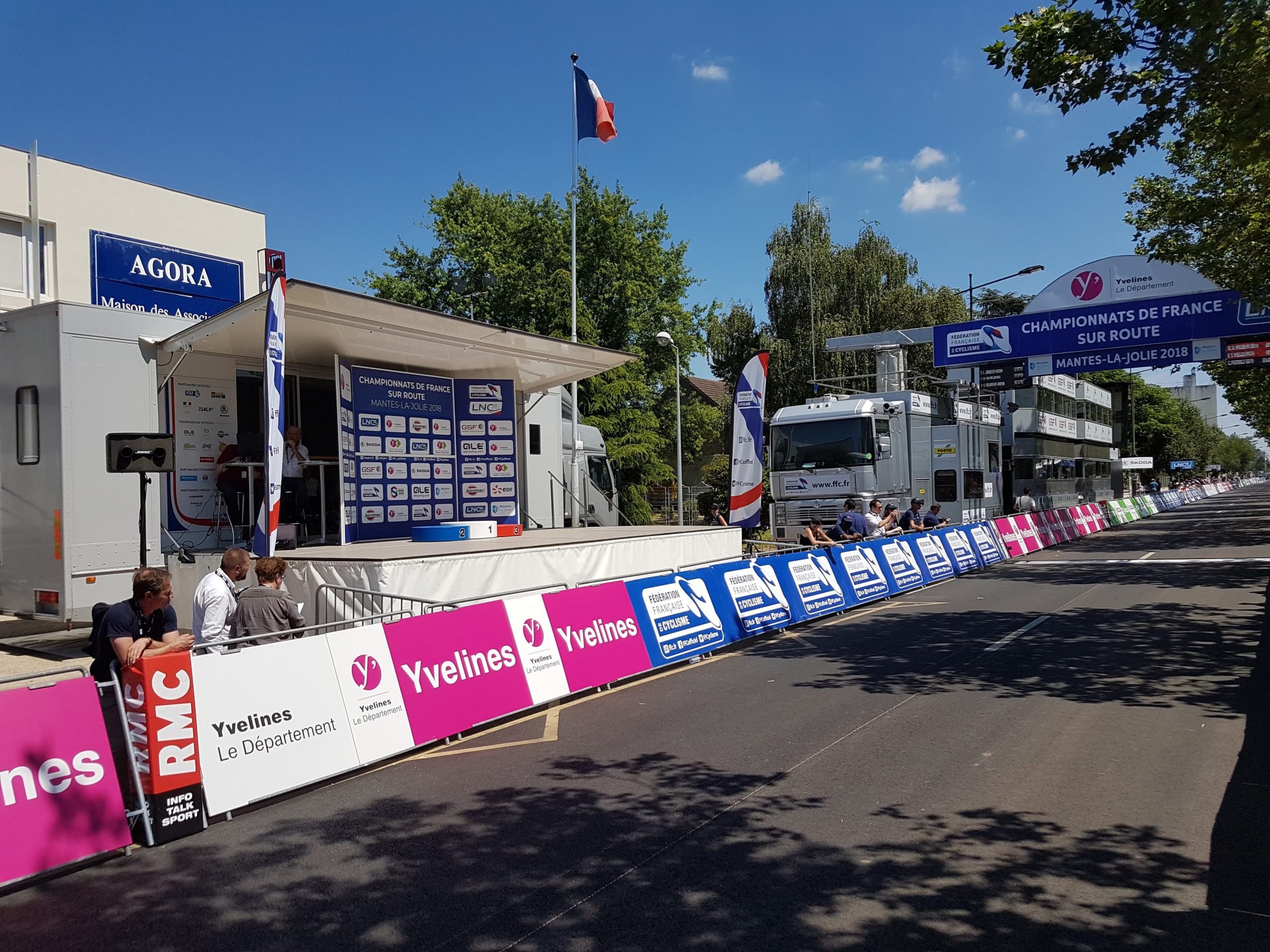 Location de car podium & scènes podium en Vendée - Senosys